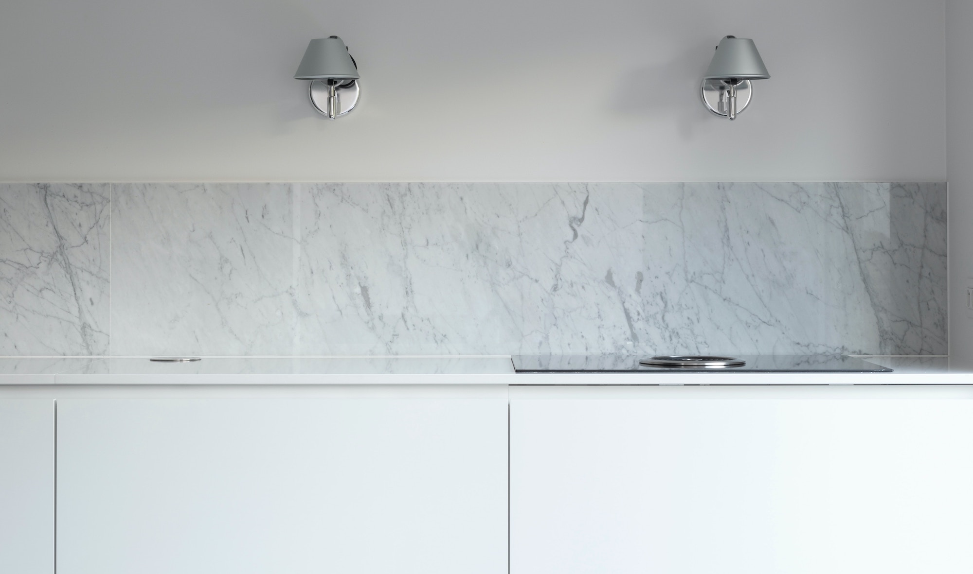 How To Fit a Glass Splashback to a Wall